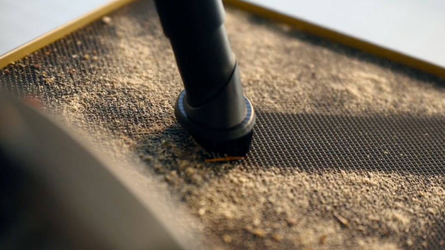 Grandstorm Retractable Vacuum Cleaner | Giraffe Tools